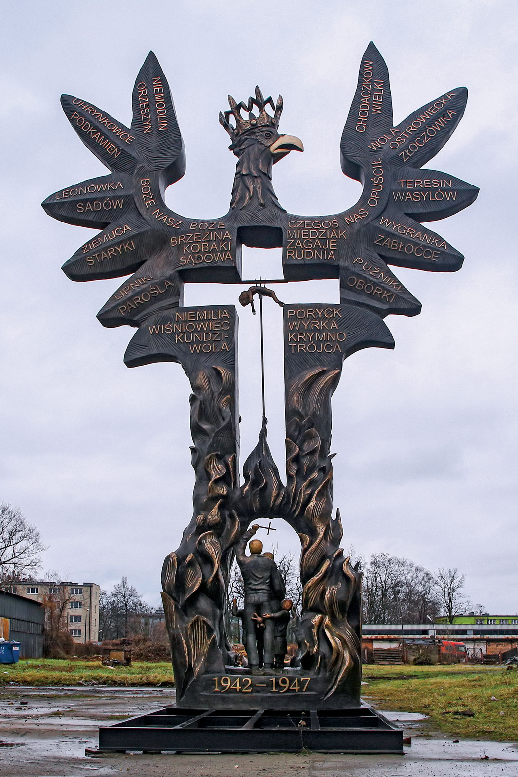 KIELECCY RADNI NIE CHCĄ POMNIKA „RZEŹ WOŁYŃSKA”. NIKT NIE ZAGŁOSOWAŁ ZA POMNIKIEM ...